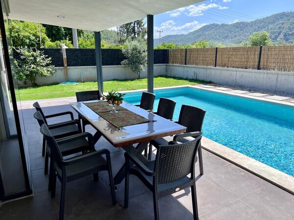 Charming 4-bedroom Villa With Wifi And Ac In Lovely Fethiye - Göcek