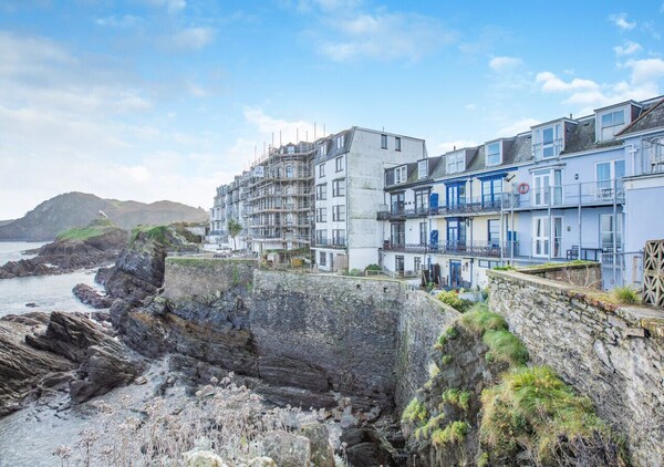 Oceans Embrace - One Bedroom Apartment, Sleeps 2 - Ilfracombe