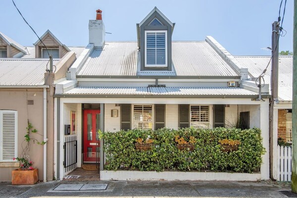The Cornerstone A Stylish Garden Terrace - Bondi Beach