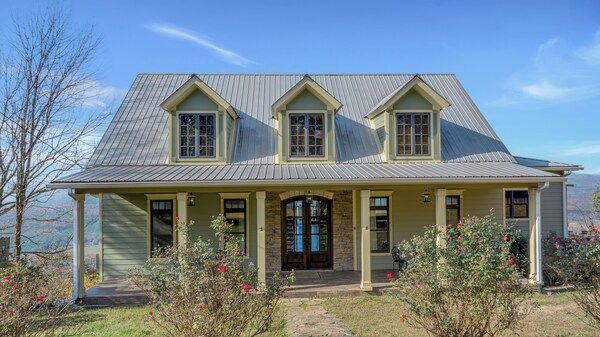 Charming 3-bedroom House, Breathtaking Views, Hot Tub, W/d Game Room - Mentone, AL