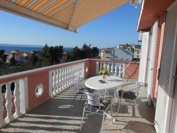 Charming 2-bed, 2 Full Bath, Pool, Balcony, Wifi, 5 Min Walk To The Sea Datula 2 - Zadar