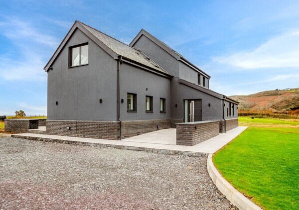 Siop Penrallt- Rhiw - Four Bedroom House, Sleeps 8 - Aberdaron