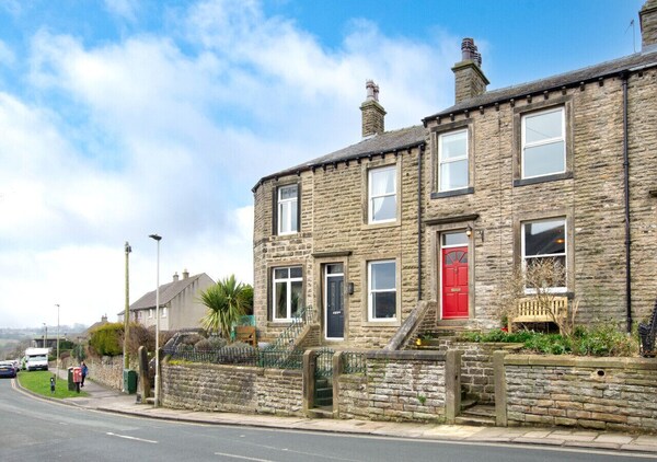 Jackdaw Cottage - Two Bedroom House, Sleeps 4 - Skipton