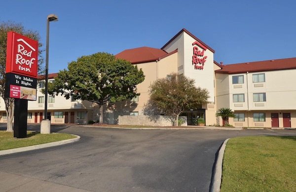 Inviting San Antonio Spot, Ideal For Travelers With Pets | Near Sa Airport - The Sanctuary - San Antonio