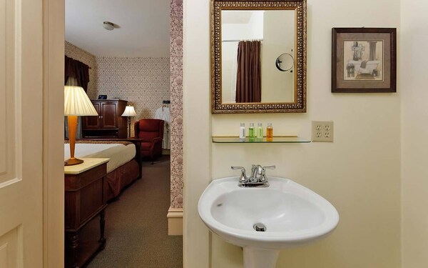 Stay With Us And You'll See Why We Are Ranked #1 Lodging In Kalamazoo, Mi. - Kalamazoo, MI