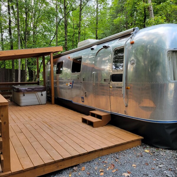 Arlo Is A Cozy Rv In Delightful Hico With Wifi, Ac - ウェスト・バージニア州