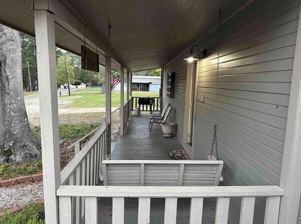 Charming 2-bedroom Fishing Cabin Located Near Lake Sam Rayburn - Toledo Bend Reservoir
