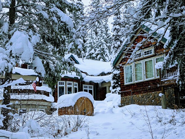 Trout Lake Treehouse - A Large, Splendid, And Private Mountain Home! - Trout Lake, WA