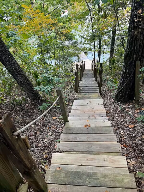 Lakehouse Nestled In The Treetops With Beautiful Lake Views. - Wedowee, AL