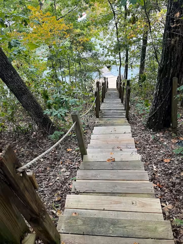 Lakehouse Nestled In The Treetops With Beautiful Lake Views. - Wedowee, AL