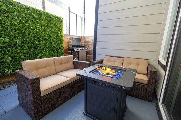 Spacious 4bd Near Denver W/ Bbq, Games & Office - Thornton, CO