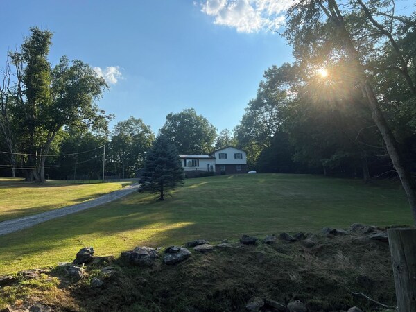 Vandalia Retreat, 3 Bedroom Home Situated On 10 Acres Of Wooded Privacy! - Summersville, WV