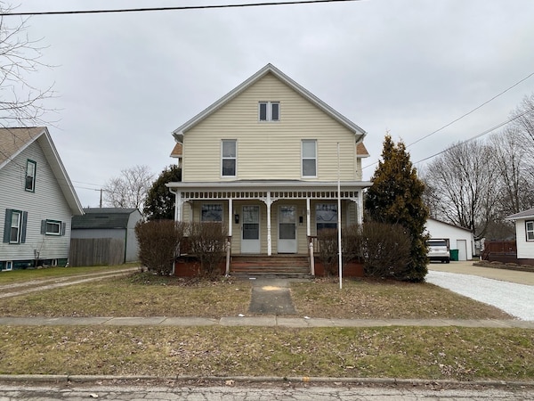 A Great Stay, Two, Close To Spire, Gotl, & Wineries....king Bed! - Geneva, OH