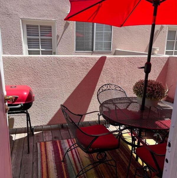 House Of Gordon Gartrale - Near Lax & Sofi!  Family-sized Condo In No. Inglewood - El Segundo, CA