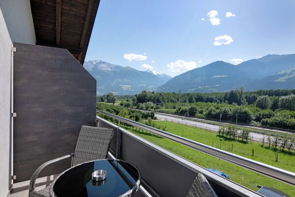 Ferienwohnung 'Schöneck Edelweiss' Mit Bergblick, Gemeinschaftsterrasse Und Wlan - Mals