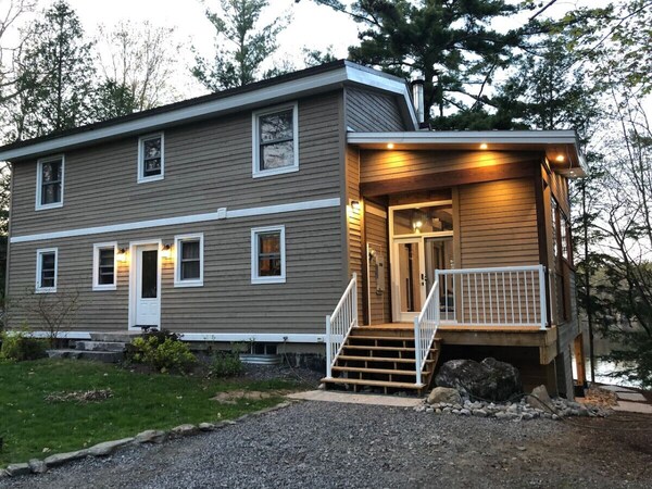 Muskoka Charm Beautiful Four Bedroom Cottage - Gravenhurst