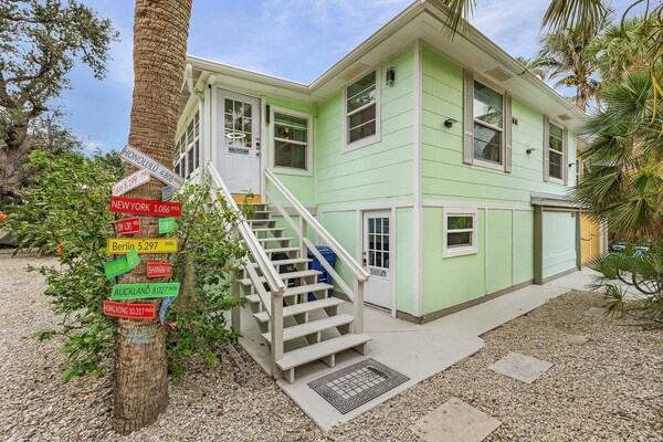 Mid Island Tranquility, Heated Pool, Steps To The Beach - Coconut Cottage - Roelens - Fort Myers Beach, FL