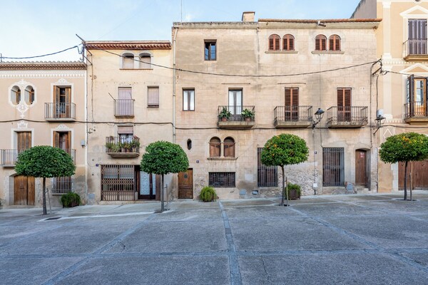 Casa Vacanze 'Maria' Con Vista Sulle Montagne, Balcone E Wi-fi - Valls