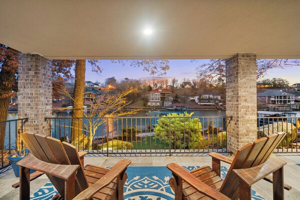 Spacious Lakefront Home With Private Boat Slip - Hot Springs, AR