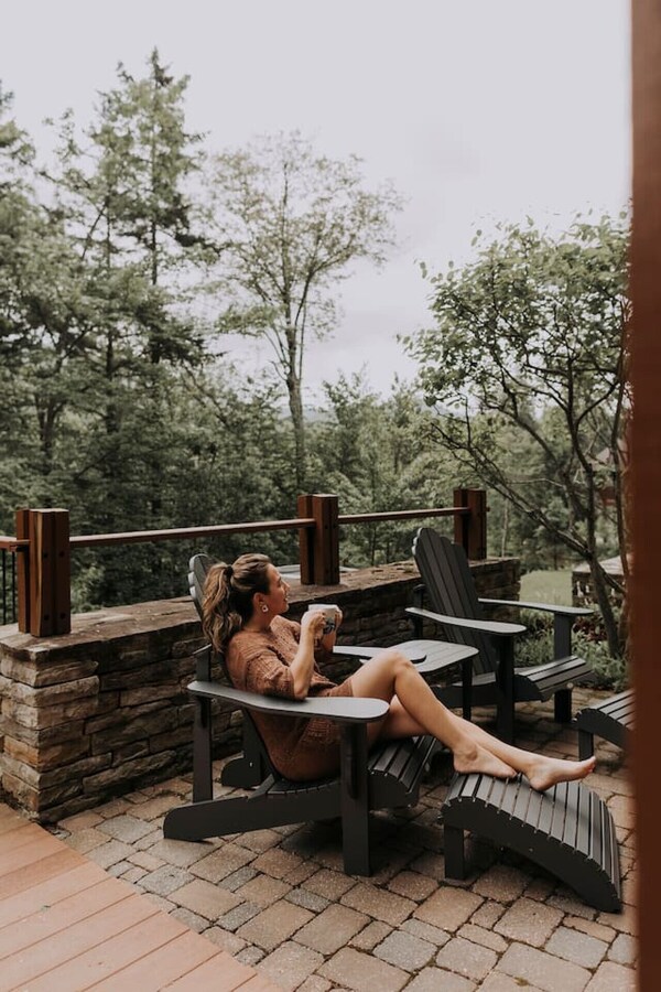 Hot Tub + Ping-pong + Bbq Terrace | Free Shuttle - Mont-Tremblant