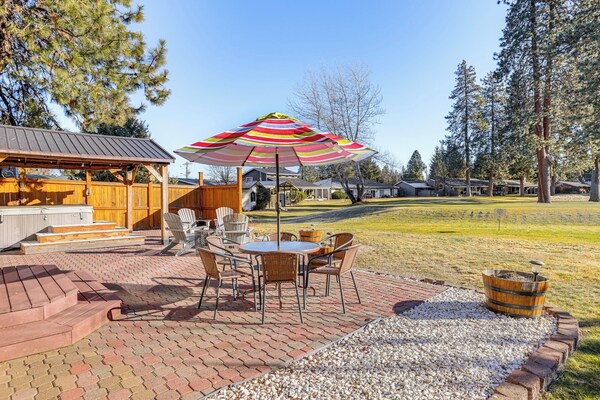 Bend Golf & Country Club Vacation Home - Bend, OR