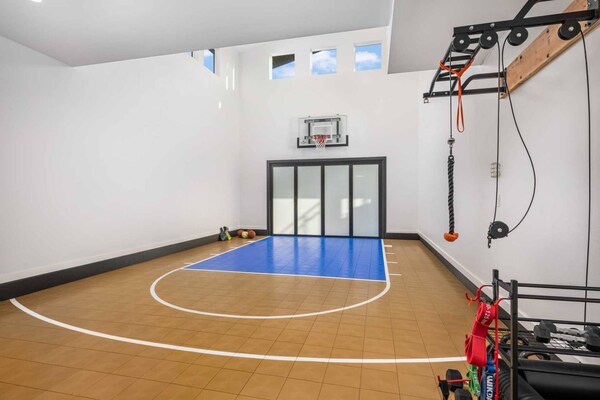 Incredible Manzanita Escape, Indoor Sport Court, Huge Deck W/ Fire Table, Bbq, And Ocean Views - Manzanita, OR