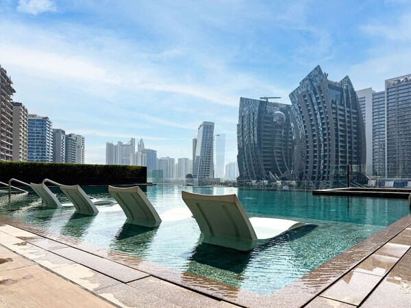 Luxe Living 1 Bedroom With Canal View - Dubai