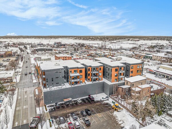 New: Luxury Downtown Condo With City Views & Premier Amenities - Holland, MI