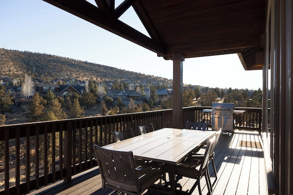 Hot-tub | Modern 5bdr Family Retreat | Sleeps 11 - Eagle Crest, OR