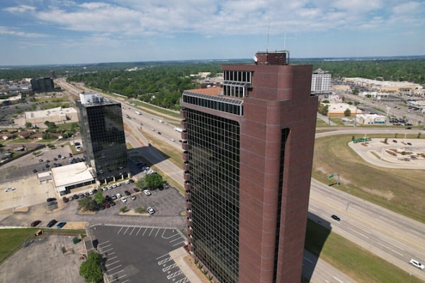 Modern High-rise Apartment - 4 - Tulsa, OK