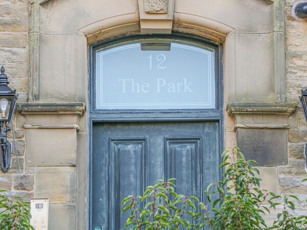 Castleton Suite, Pet Friendly, Luxury Holiday Cottage In Buxton - Buxton