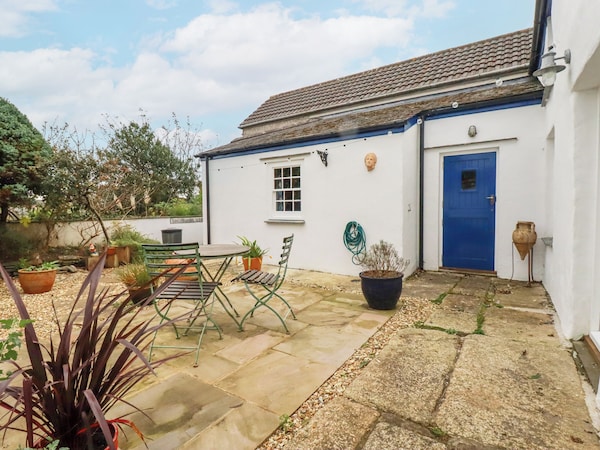 Rose Cottage, Pet Friendly, Character Holiday Cottage In Falmouth - St Mawes