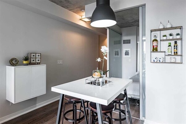 Amazing 1bd Suite - Heart Of Toronto - Toronto