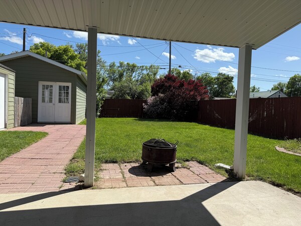 Home Away From Home With Large Private Yard - 빌링스