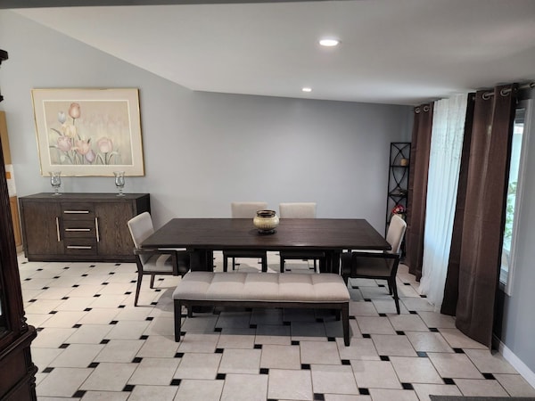 Charming 3-bed, 2-bath House In North Hollywood - Sun Valley - Los Angeles