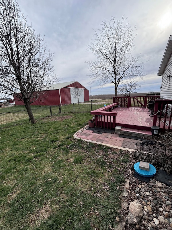 Farmhouse Oasis - Iowa