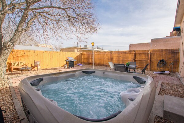 Grandma's Old Town Adobe House! Hot Tub+pet Friendly+no Pet Fee! - Albuquerque, NM