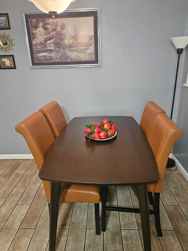 Guest-house #1: Charming 4-bedroom House With Ac And Wi-fi In Reynoldsburg - Canal Winchester, OH