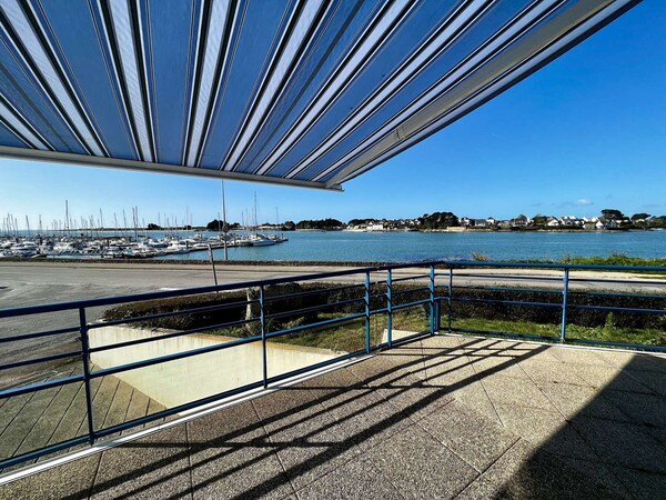 Spacious 3-room Apartment In éTel - Terrace - Port View - Wifi - Parking - Belz