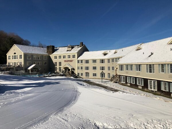 Game Night Suite At Jiminy Peak Ski Onoff Sleeps 4 - Berkshire County, MA