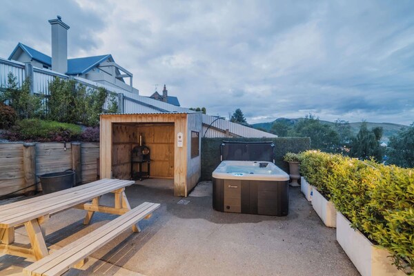 Starlight Lakevista Vista - 5br Hideaway & Hot Tub - Lake Tekapo