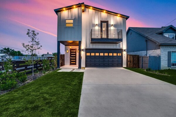 Upscale Dallas Retreat: By Trinity Groves&downtown - Irving, TX