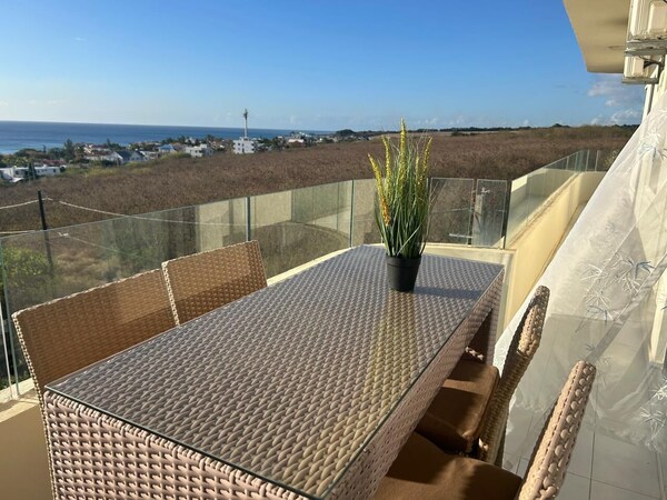 3 Bedrooms Apartment In Welcoming Flic En Flac  With Sea View And Mountain View - Mauritius