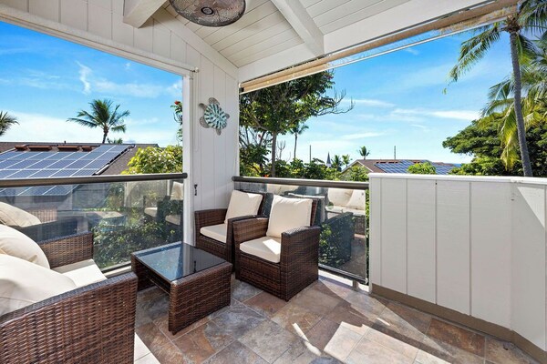 Kailua Bay Resort#4-306: Top Floor Corner 2 Bedroom Condo With Ocean Views - Kailua-Kona, HI