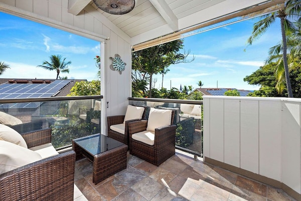 Kailua Bay Resort#4-306: Top Floor Corner 2 Bedroom Condo With Ocean Views - Kailua-Kona, HI