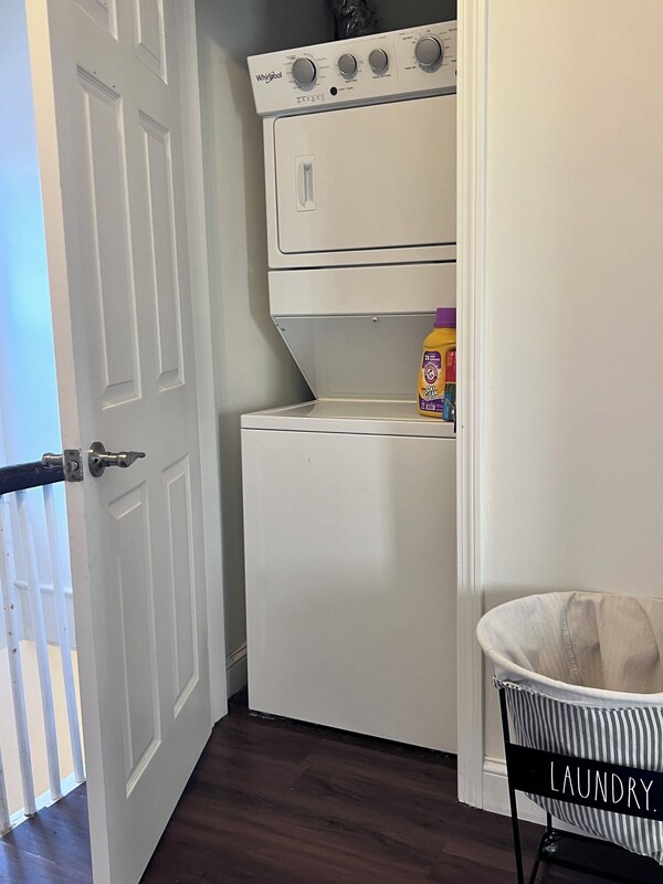 2nd Floor Apartment,parking, Laundry, Wifi In Leicester,perfect Central Location - Rutland, MA