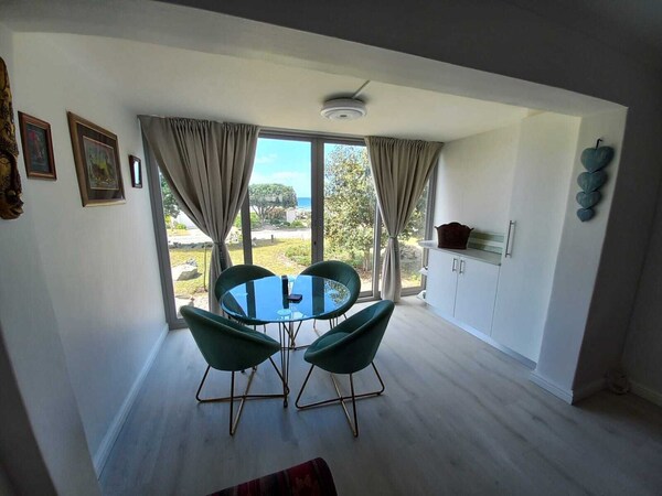 Cosy Apartment By The Ocean, Located In A Family Friendly Town. - Hermanus