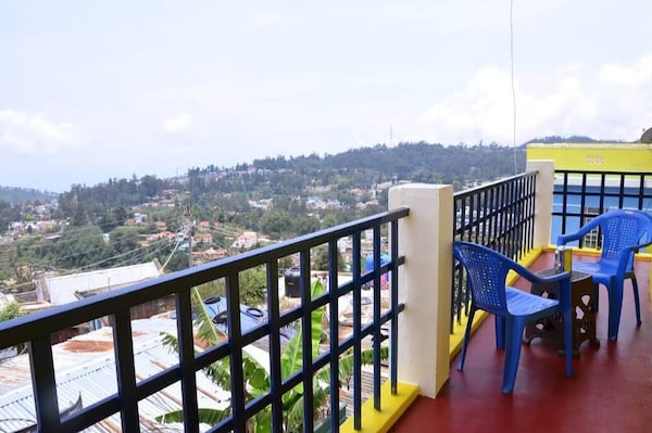 Marvelous 4-bedroom House In Kodaikanal With Stunning Views - Kodaikanal