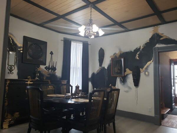 Beautiful 3 Bedroom Uniquely Designed Home For Small To Large Families! Pets Ok! - 대븐포트