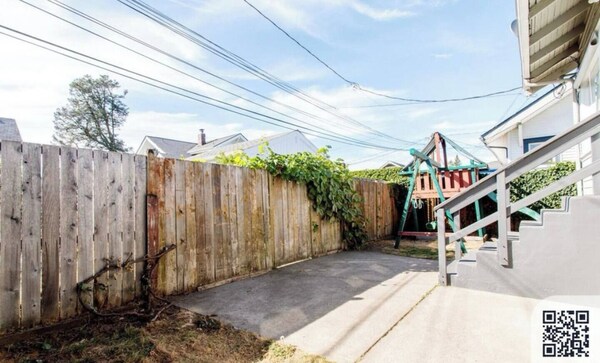 Midmod Muse, A Sumner Stay For Traveling Professionals And Traveling Families! - Fife, WA